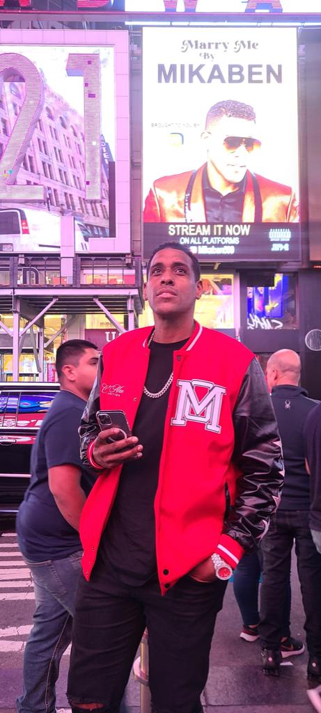 Le Nouvelliste | Mikaben sur un billboard du Times Square