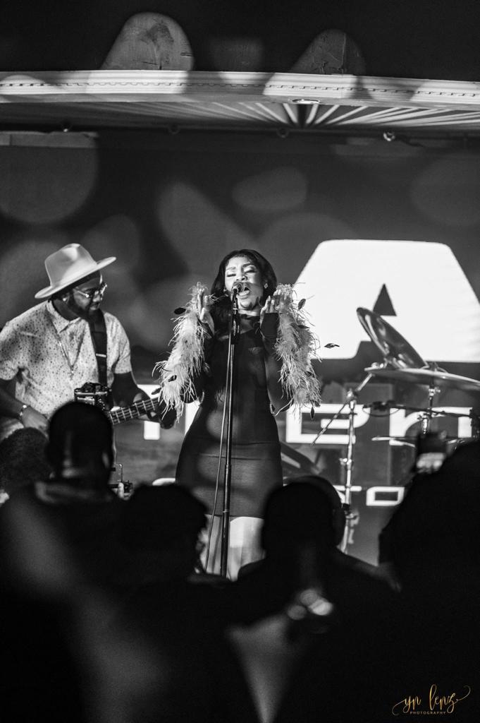 Rutshelle et Klass au Bentley’s une affiche qui a défié le froid