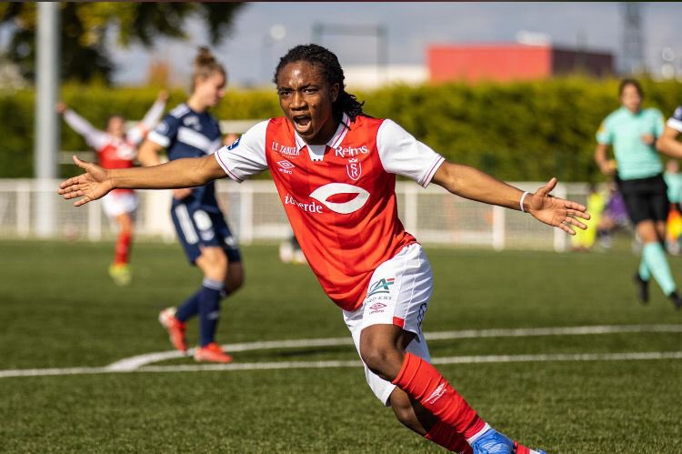 Aidons Melchie Dumornay à gagner le trophée UNFP de meilleure espoir féminin de la D1 Arkema