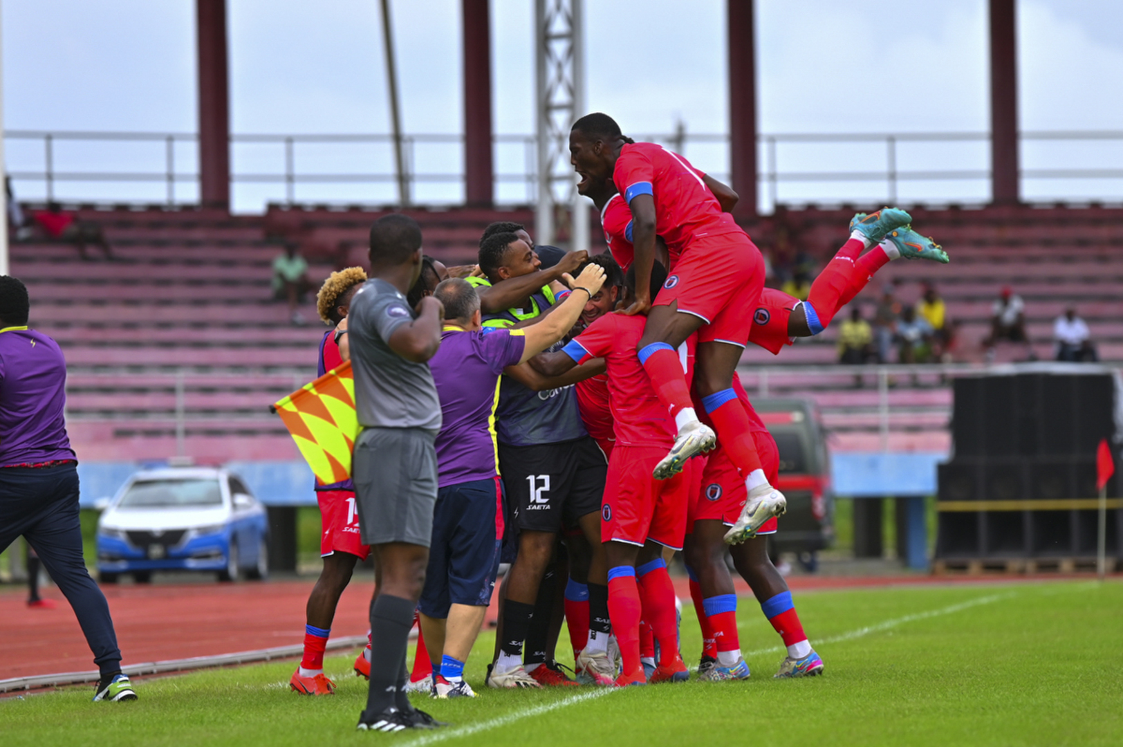 Football : Haïti écrase Guyana (2-6) et prend les commandes du groupe