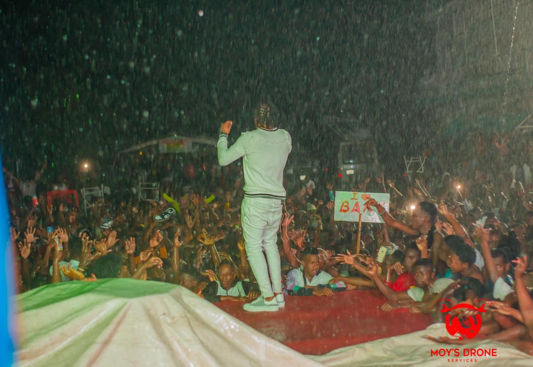 Aux Cayes, Baky plus fort que la pluie