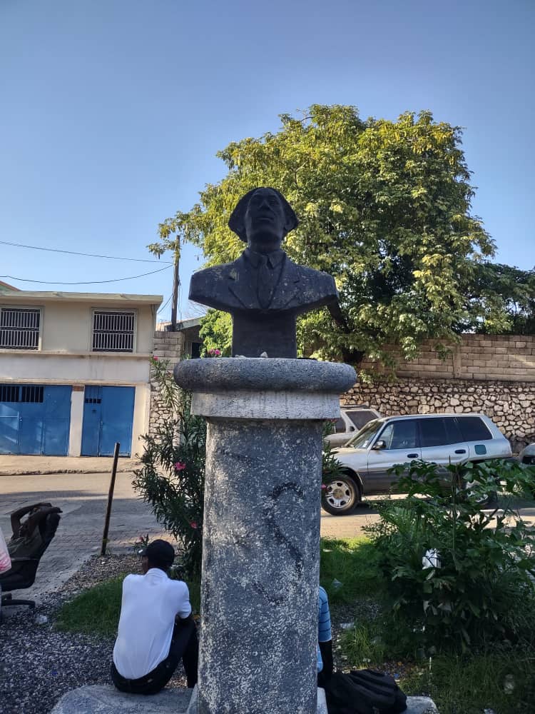 Pour le respect de la mémoire d'Hector Hyppolite