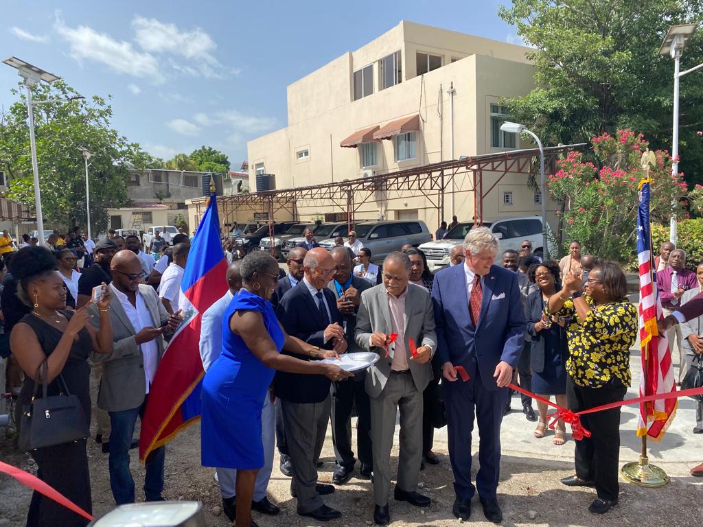 Le Laboratoire national de santé publique (LNSP) doté d’un système ...