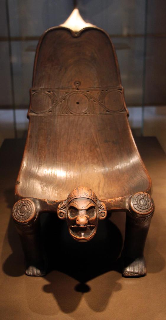 Un “Duho” au Musée du Bureau national d’ethnologie en Haïti