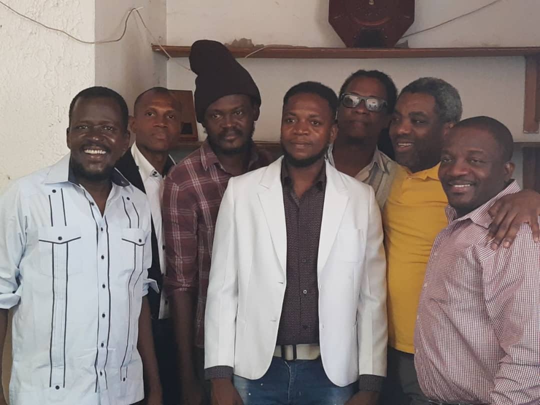 Le peintre Kervens Prévaris visite l'École nationale des arts, son alma ...